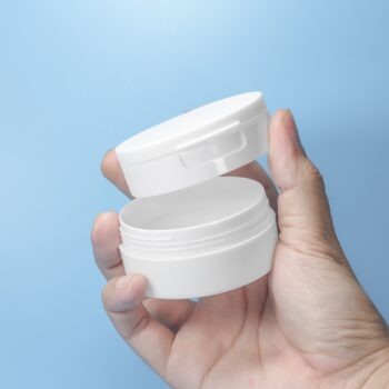 K0410 กระปุกครีมพลาสติก พร้อมไม้พายปาดครีม ขนาด 50 กรัม ราคาถูก