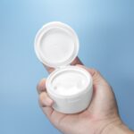 K0410 กระปุกครีมพลาสติก พร้อมไม้พายปาดครีม ขนาด 50 กรัม ราคาถูก